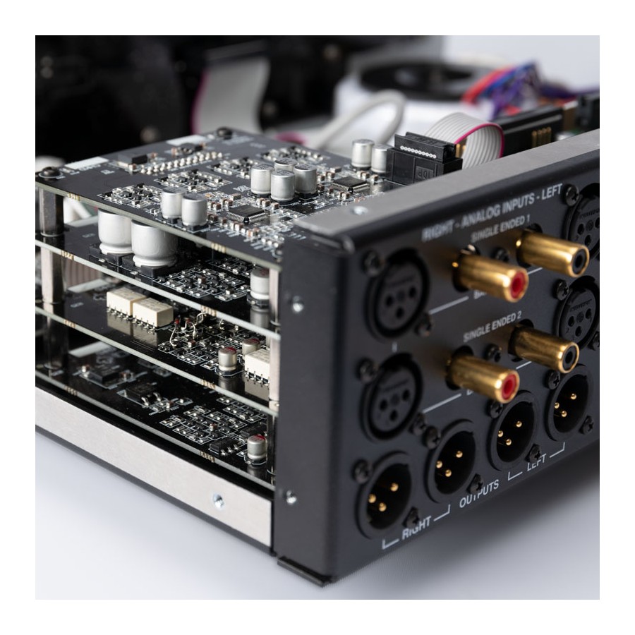 BRYSTON BR-20 | Préamplificateur DAC & Lecteur réseau FINITION Argent ...